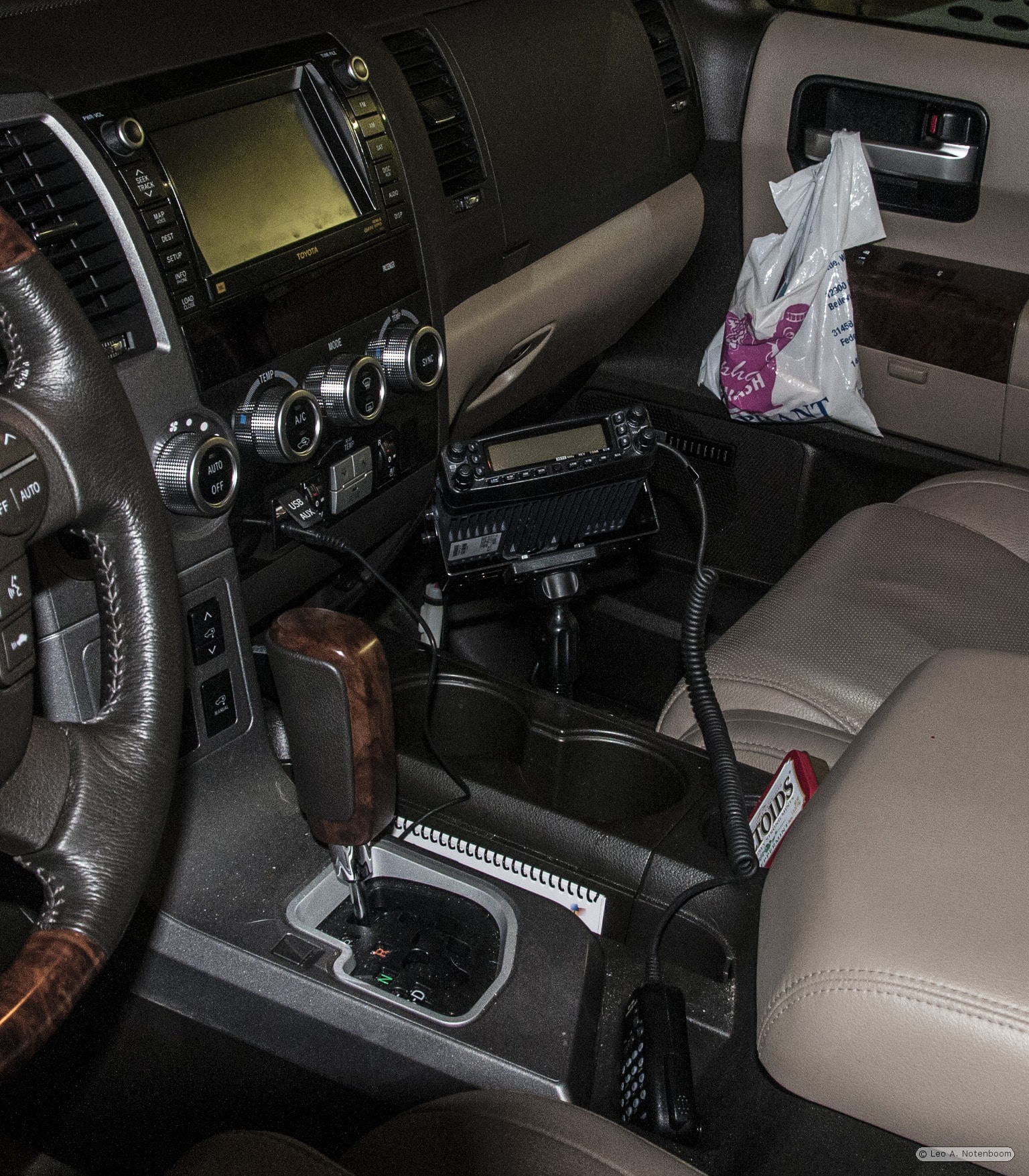 Toyota Sequoia Radio Installation - leo.notenboom.org